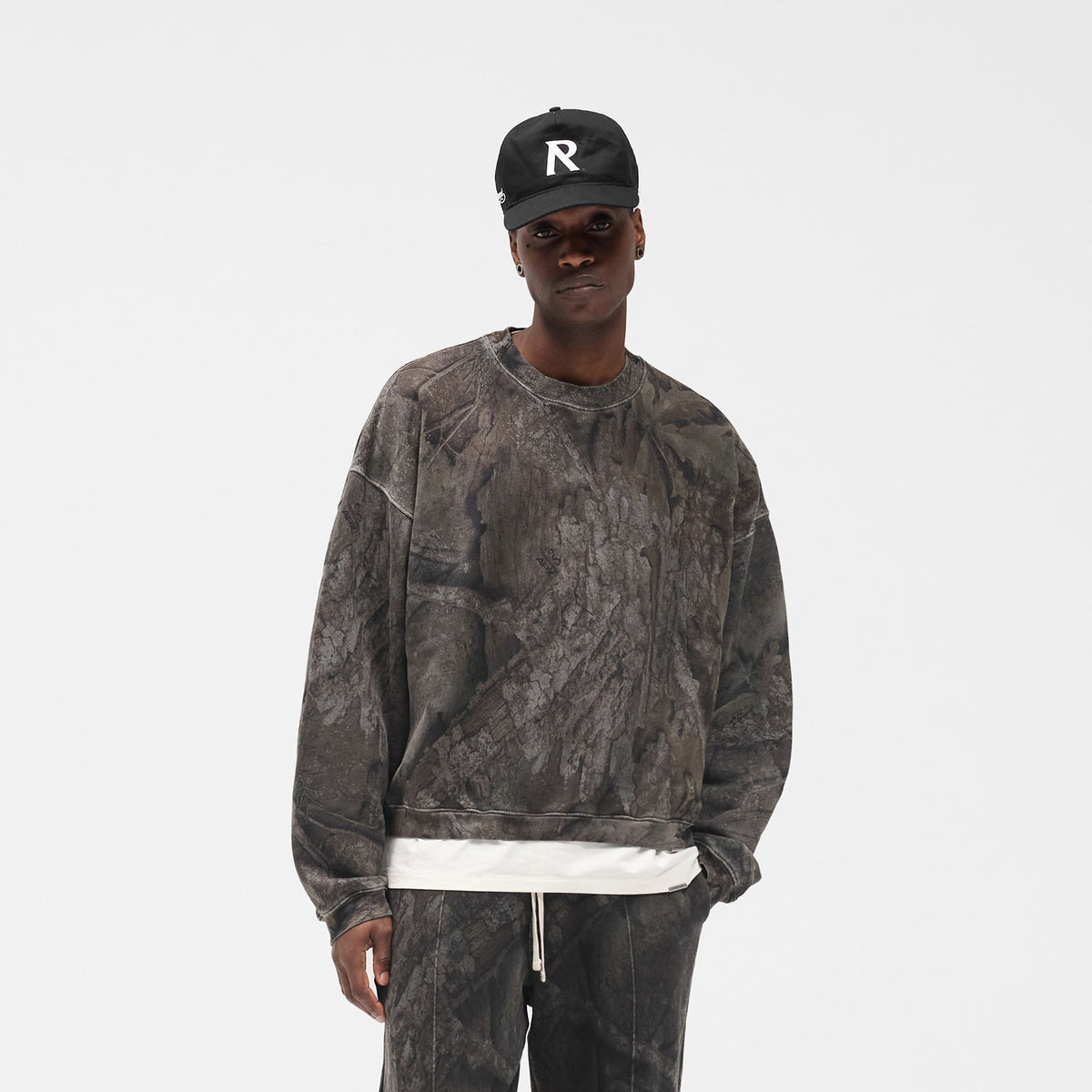 Overdyed Black Sweatshirt | Realtree® | REPRESENT