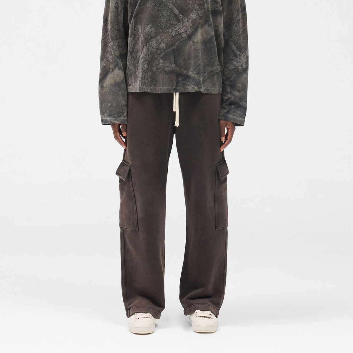 Initial Cargo Sweatpants - Coffee | REPRESENT