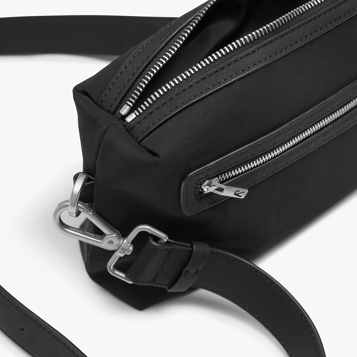 Nylon Messenger Bag | Accessories | REPRESENT